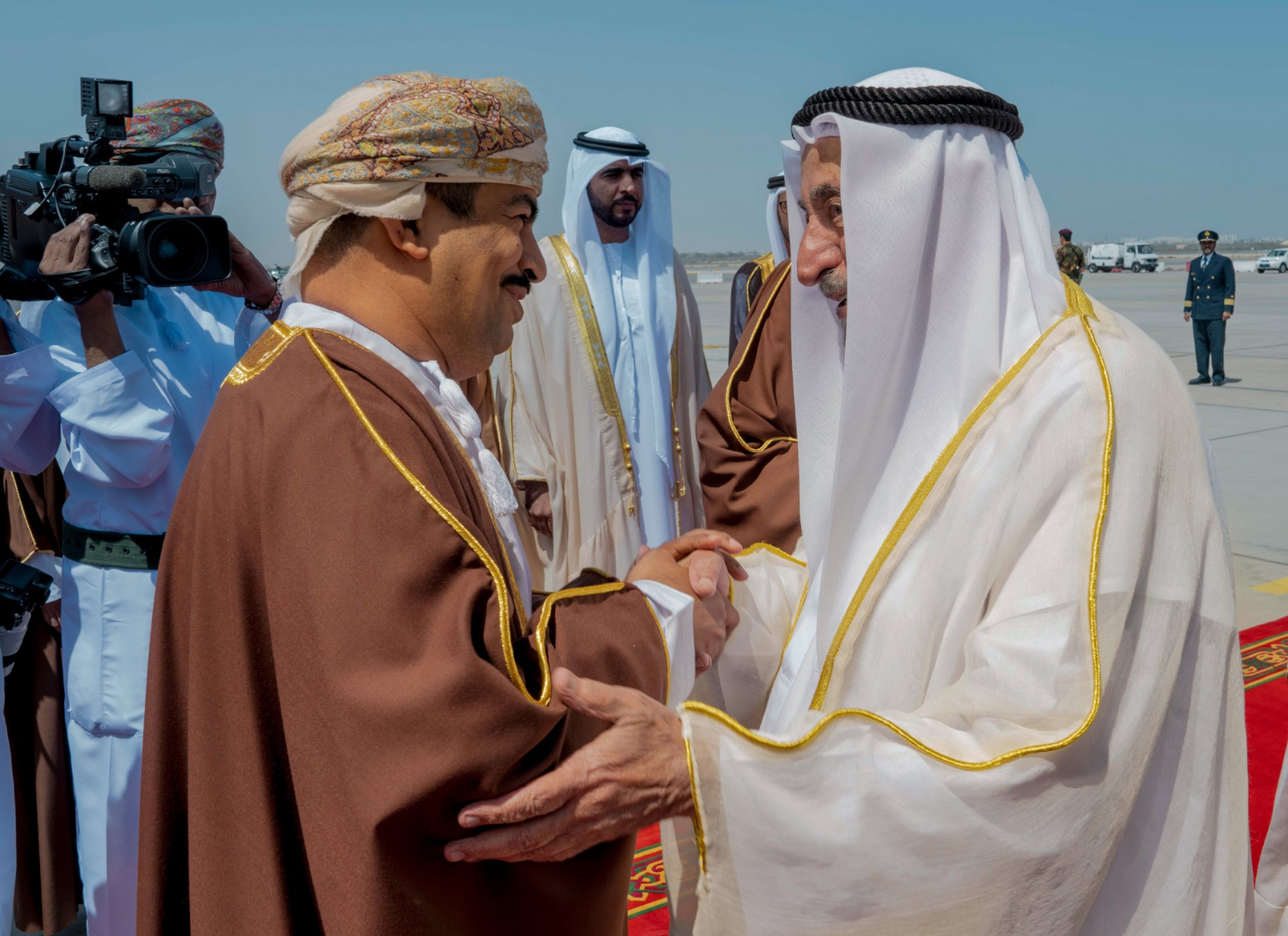 Ruler of the Emirate of Sharjah arrives in Oman - www.fm.gov.om