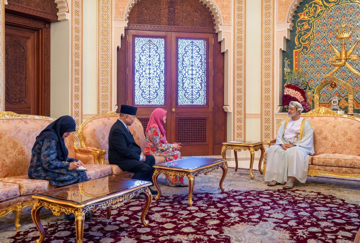 His Majesty receives Princess Hajah Masna of Brunei - FM.gov.om