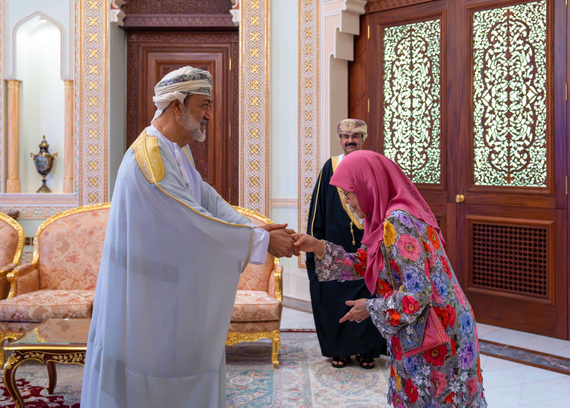 His Majesty receives Princess Hajah Masna of Brunei - FM.gov.om