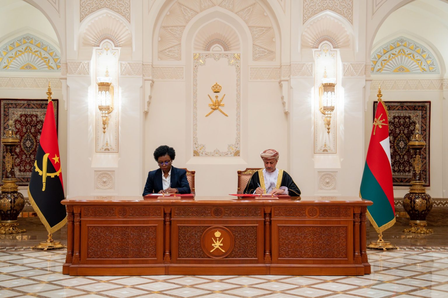 His Majesty and Angolan President preside at agreements signing - FM.gov.om