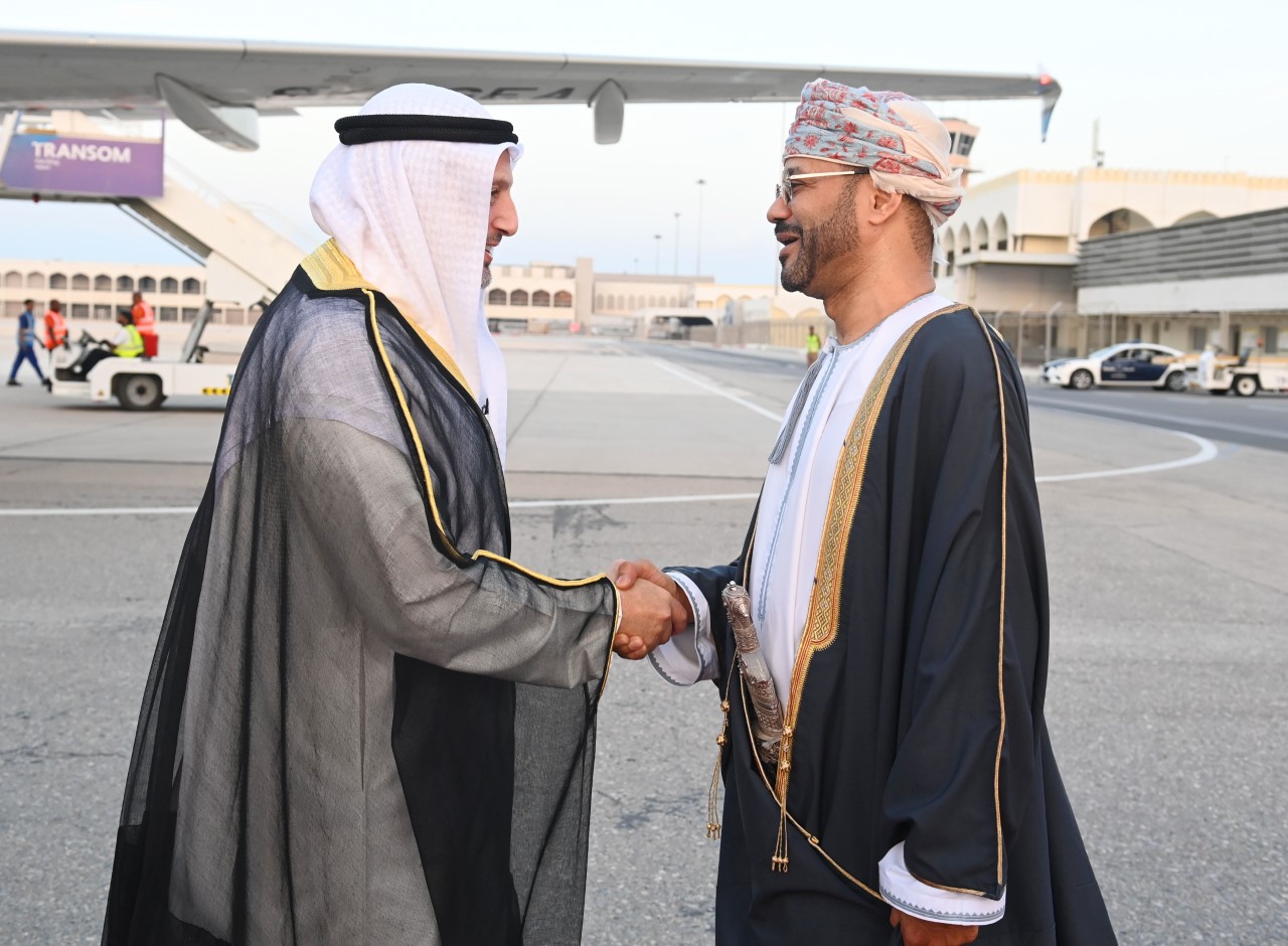 Kuwait's Foreign Minister arrives in Oman - www.fm.gov.om