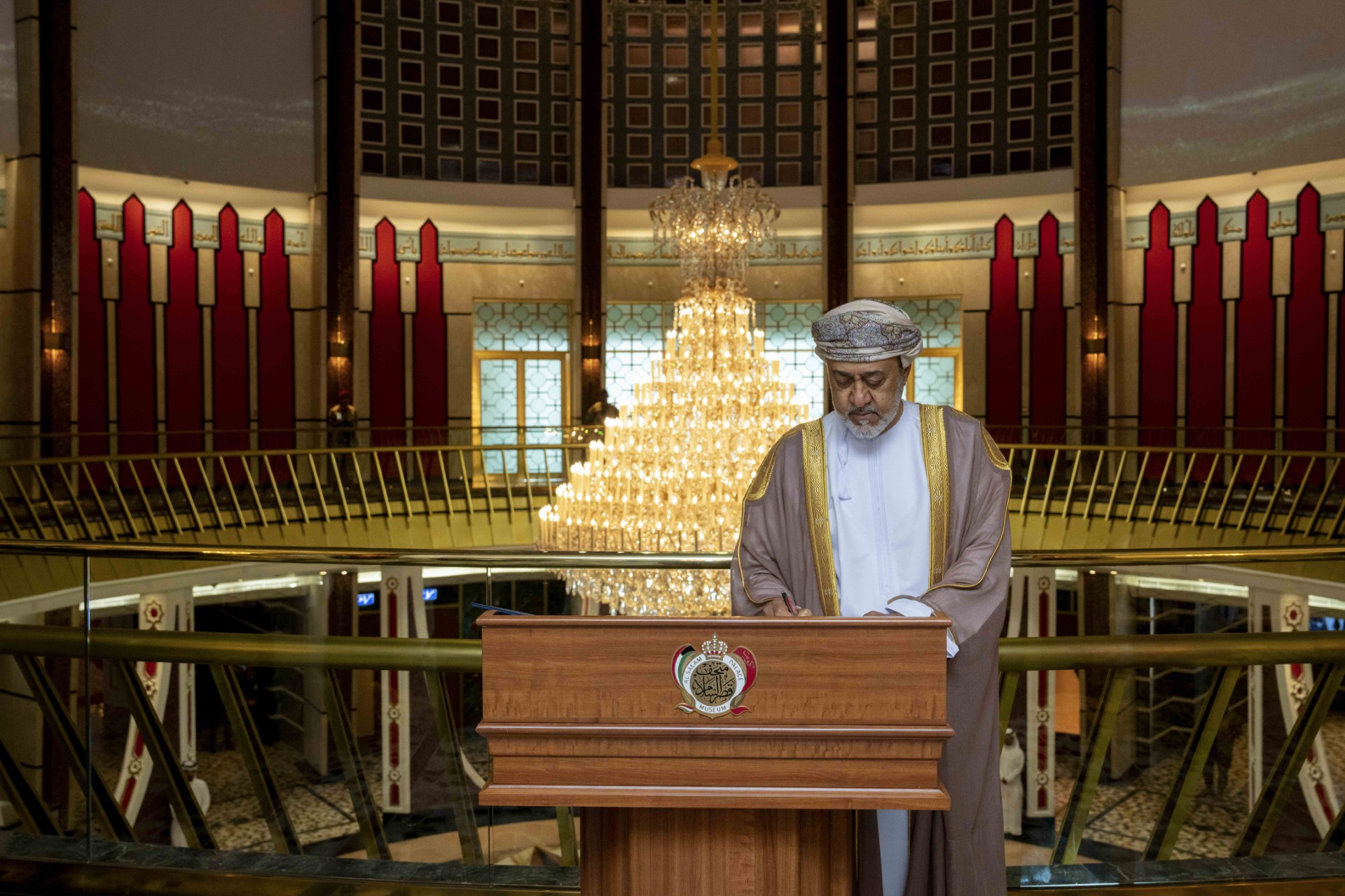 His Majesty visits Al Salam Palace in Kuwait - FM.gov.om